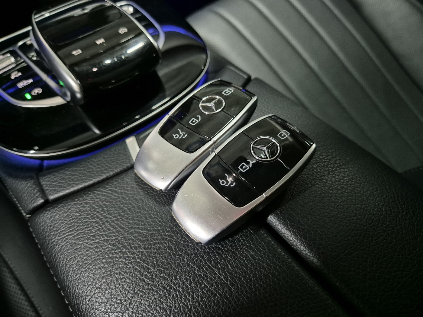 벤츠 E-클래스 W213 E300 4MATIC - 오토네이션