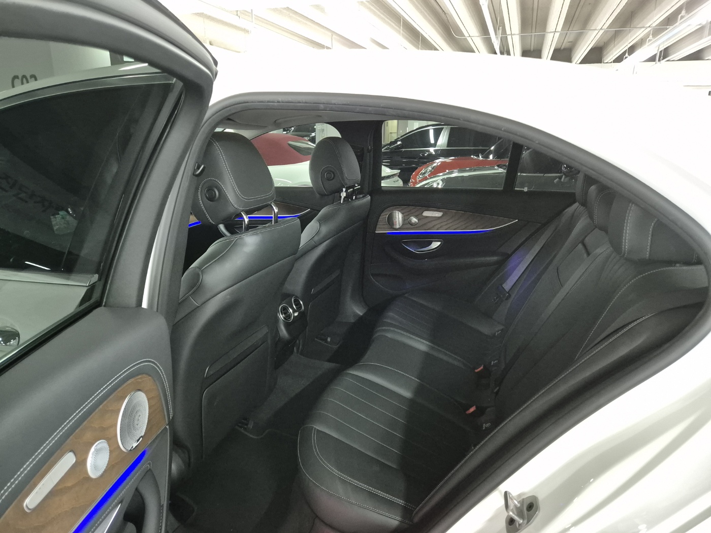 벤츠 E-클래스 W213 E300 4MATIC - 오토네이션